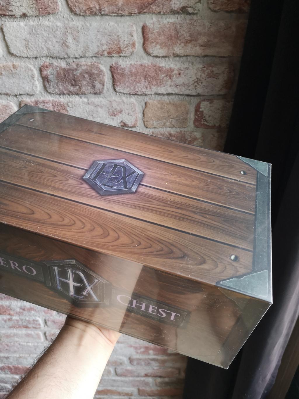 Hexplore It: Hero Chest - 25€